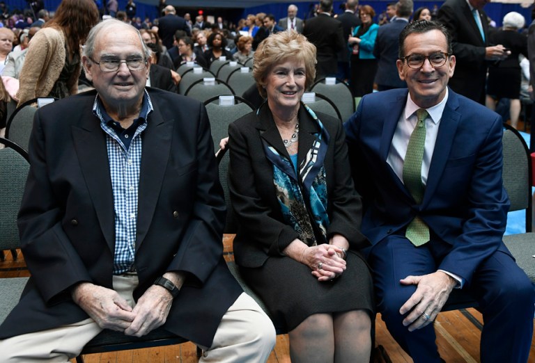 Lowell Weicker, CT governor and U.S. senator, dies at 92
