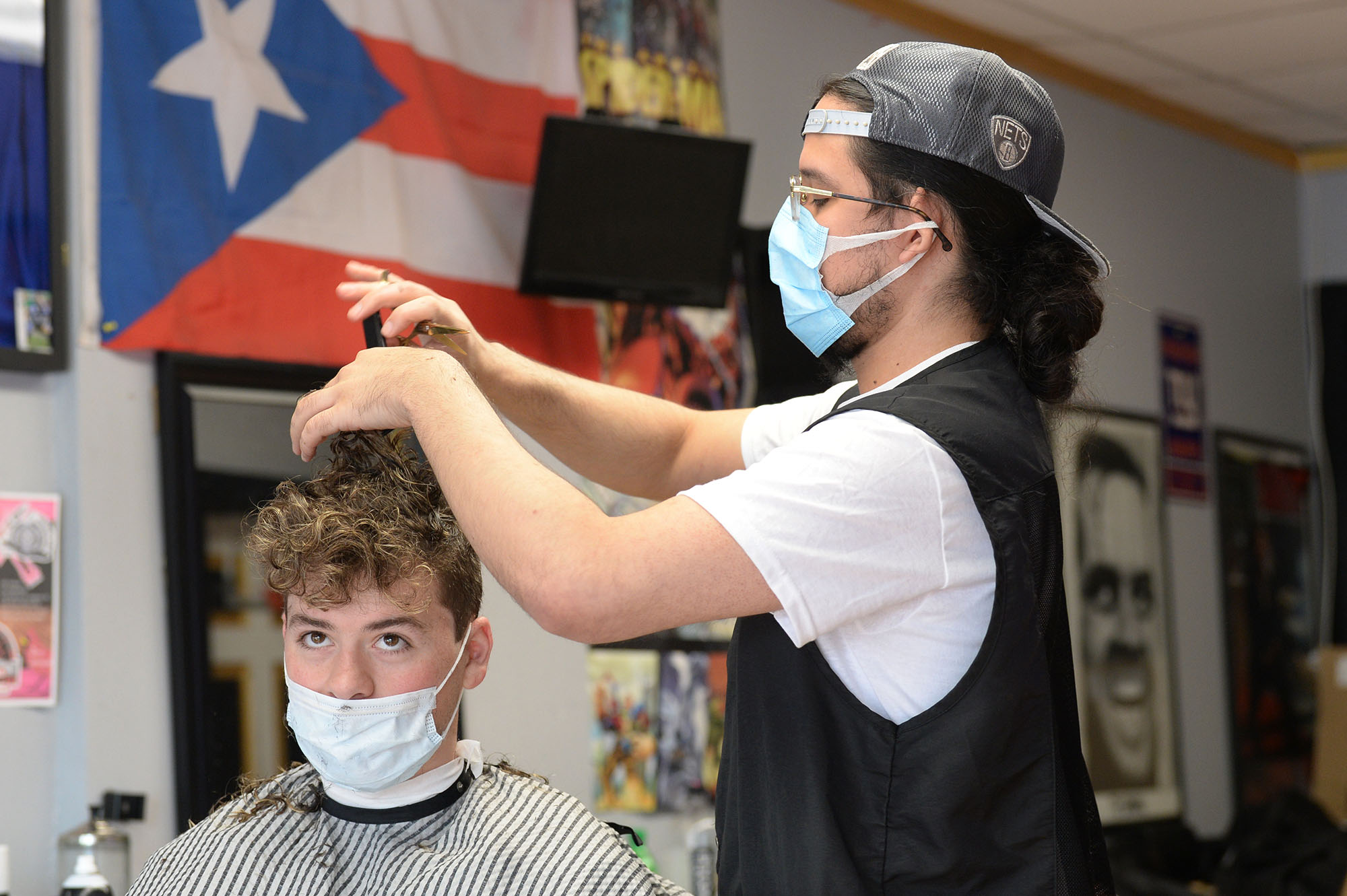 Barber shops reopen02 | CT Mirror