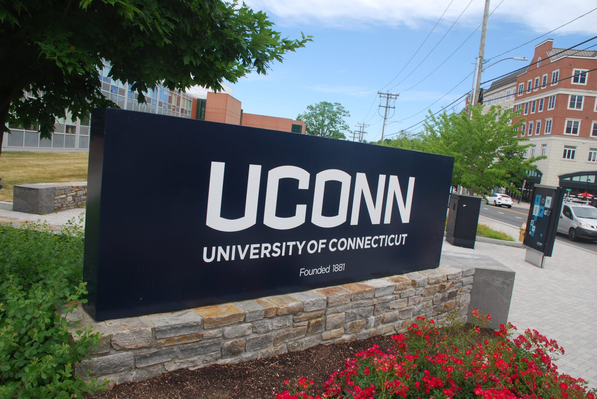 As COVID wanes, UConn relaxes mask mandate