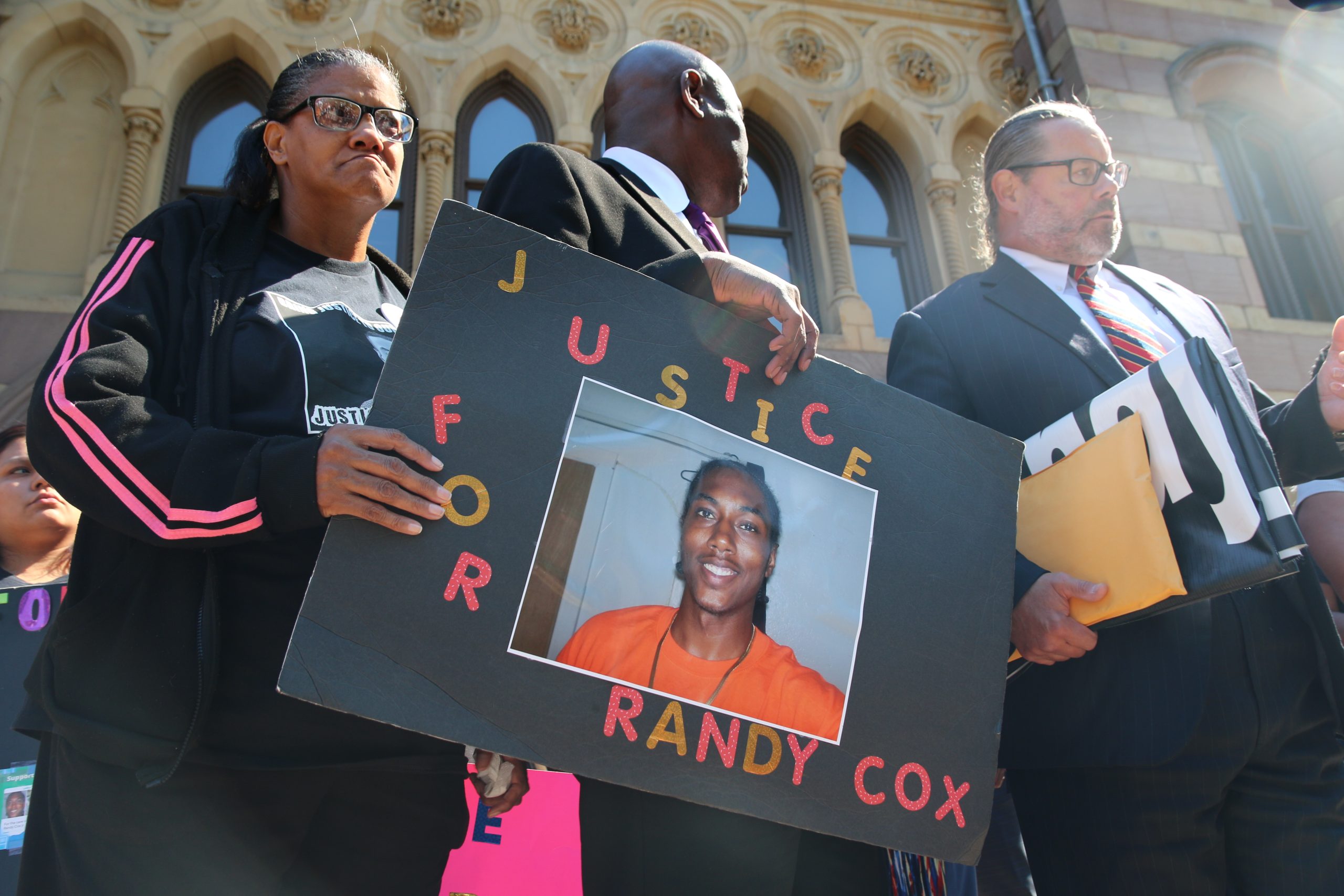 CT panel: Cop who drove Randy Cox van should get job back