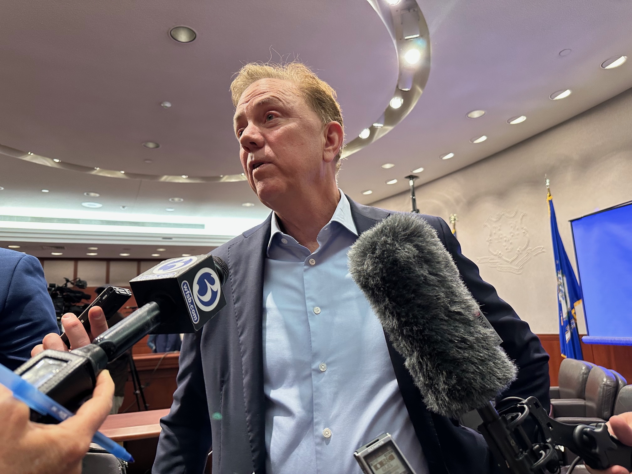 Lamont wants to put trash disposal fee in CT budget; GOP objects