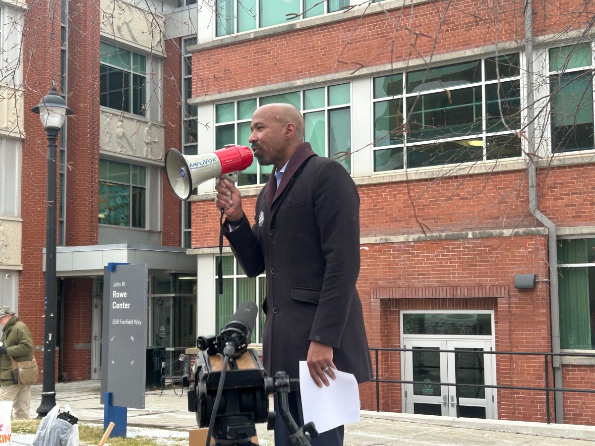 UConn budget cuts would 'destabilize' university, staff say in protest