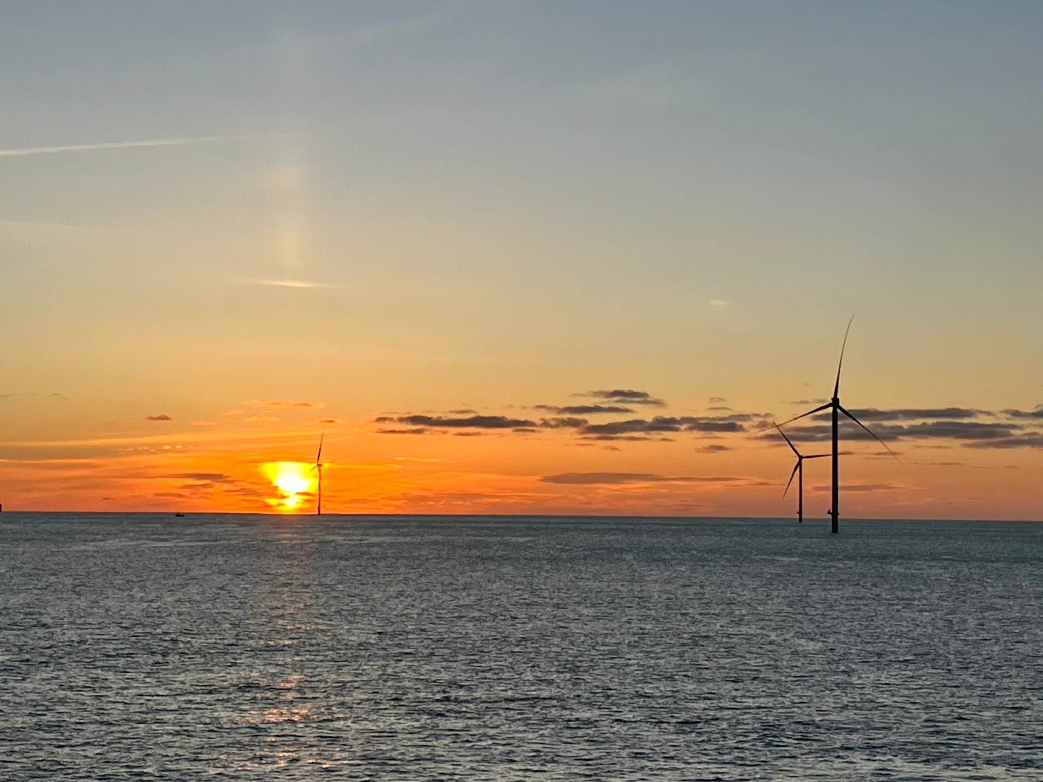 CT bails on offshore wind project with RI and Mass; pursues solar