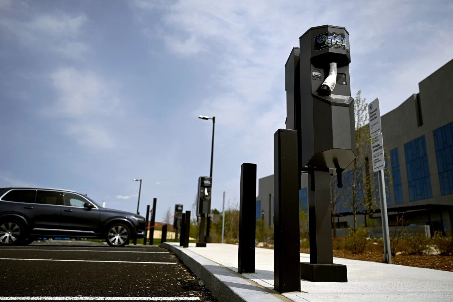 Got opinions about EVs in CT? DOT wants to hear from you