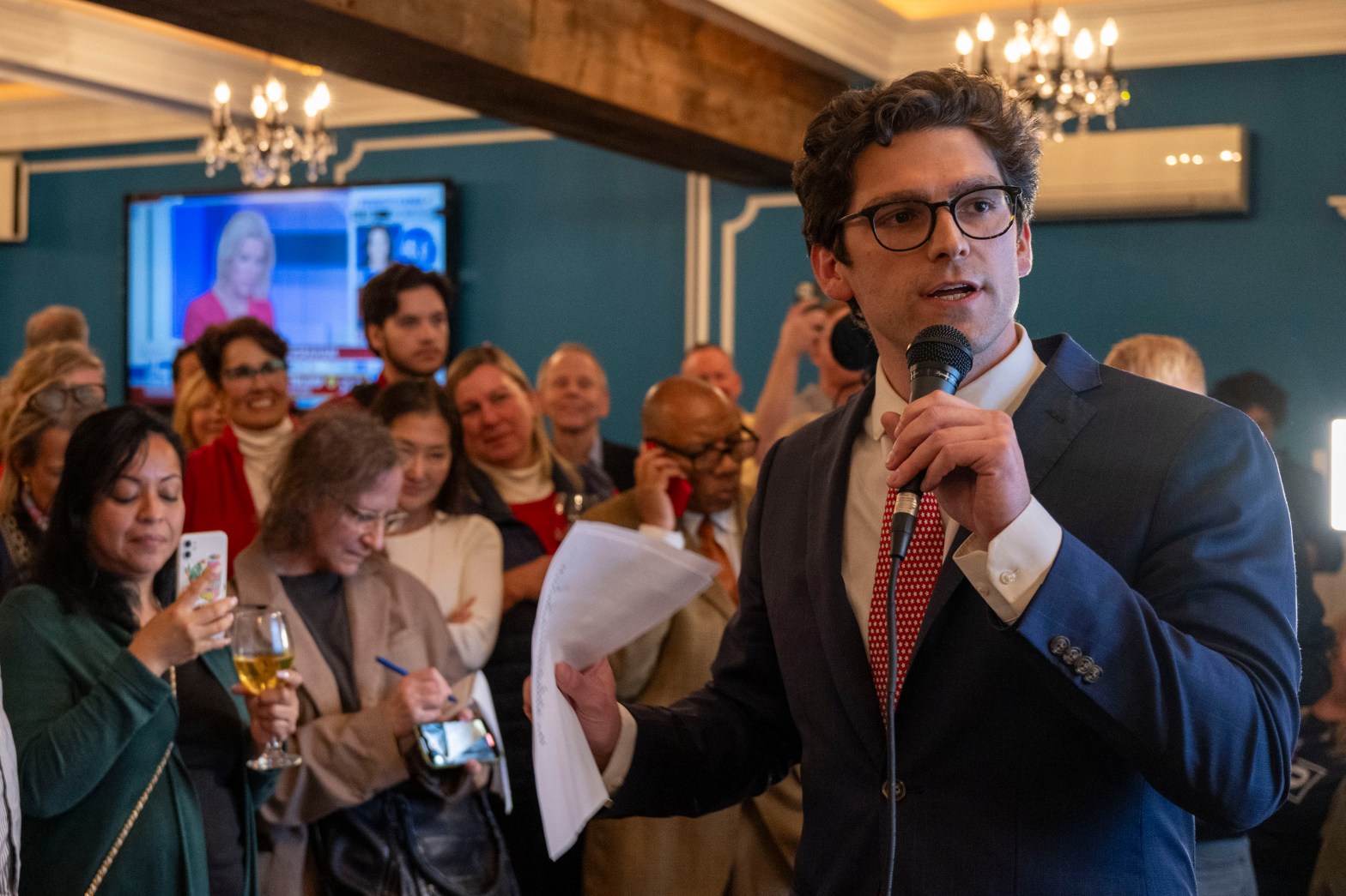 Democrats gain multiple seats in CT House, preserve majority in CT Senate