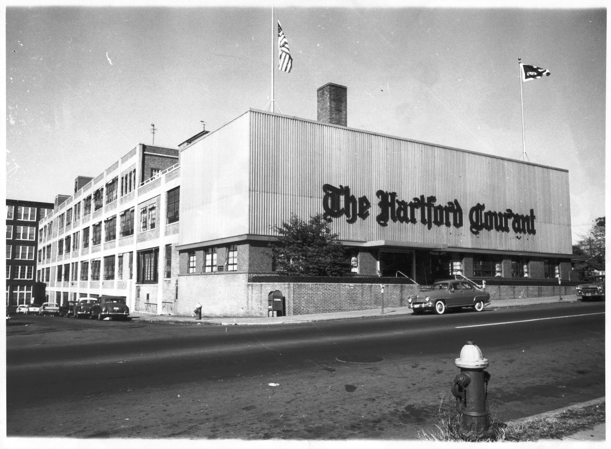 Courant Building | CT Mirror