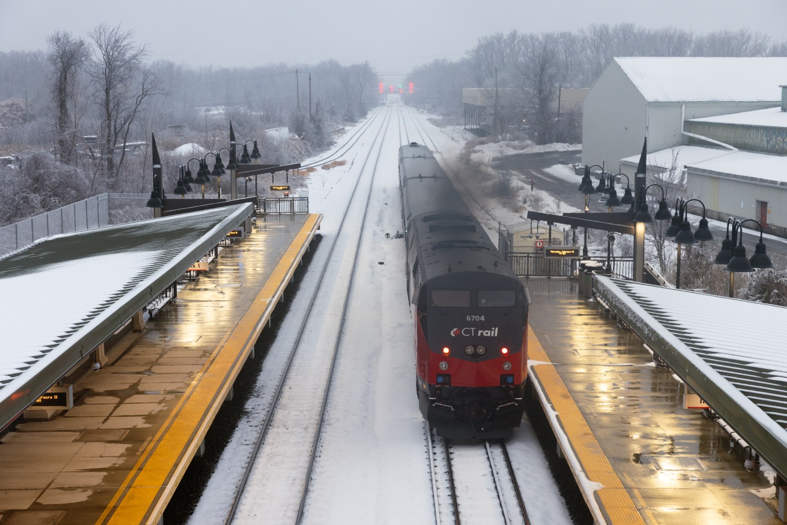 Lamont's budget keeps commuter rail, bus service flat