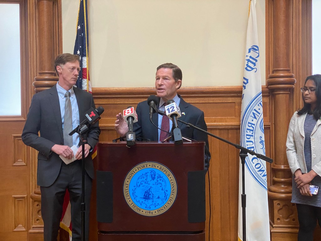 0417-Blumenthal | CT Mirror