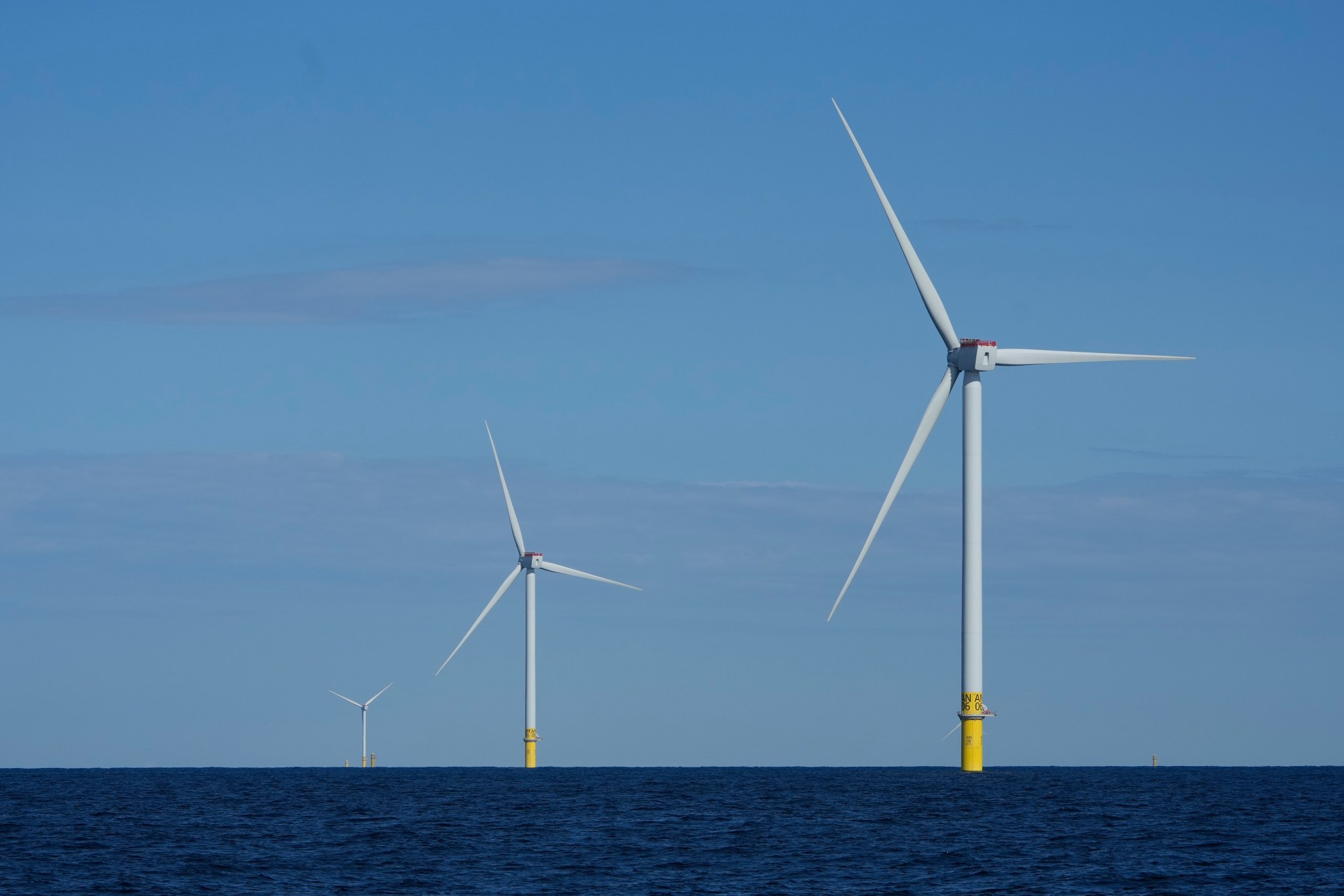 Federal judge throws out Trump order blocking wind energy development