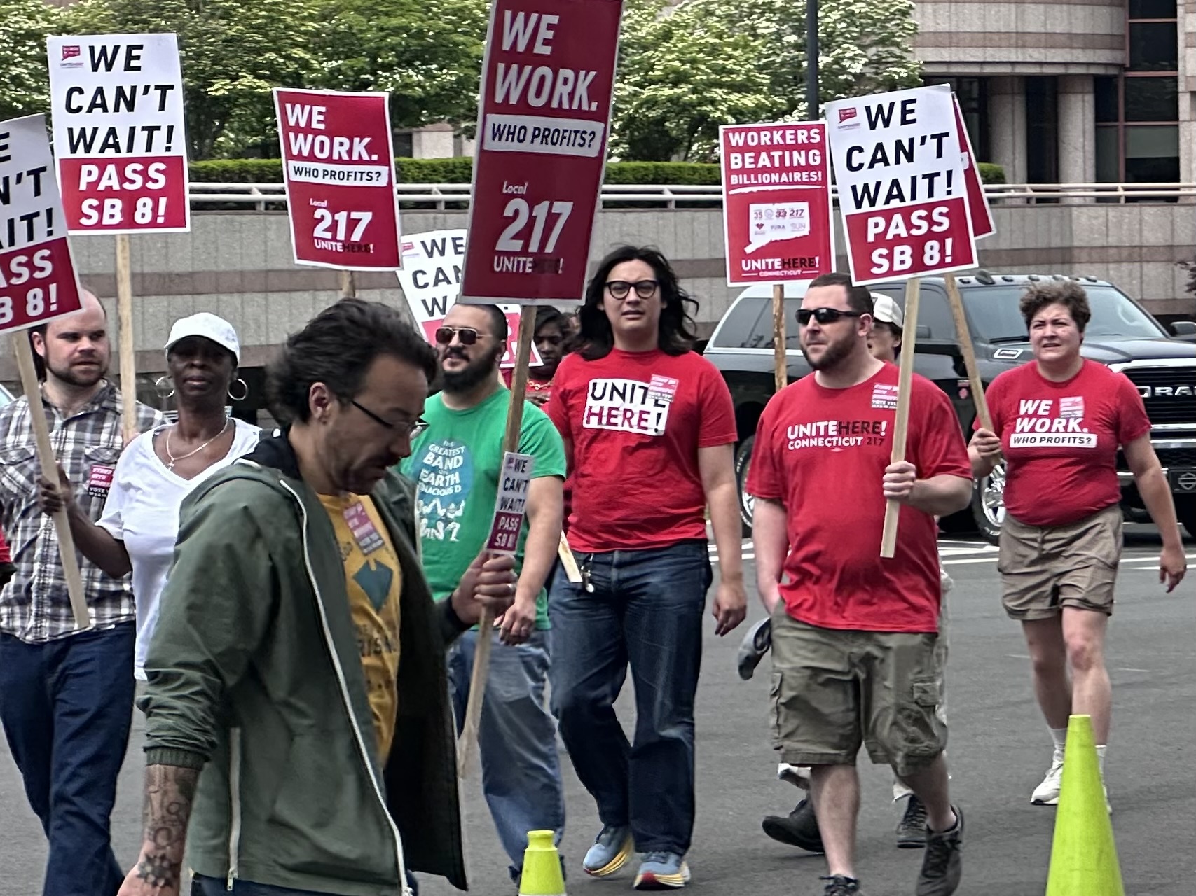 CT Senate OKs unemployment for strikers over Lamont objections