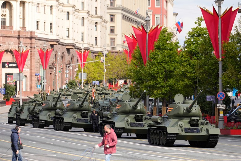 Opinion: The worst idea ever -- a war-ready military tank parade in D.C.