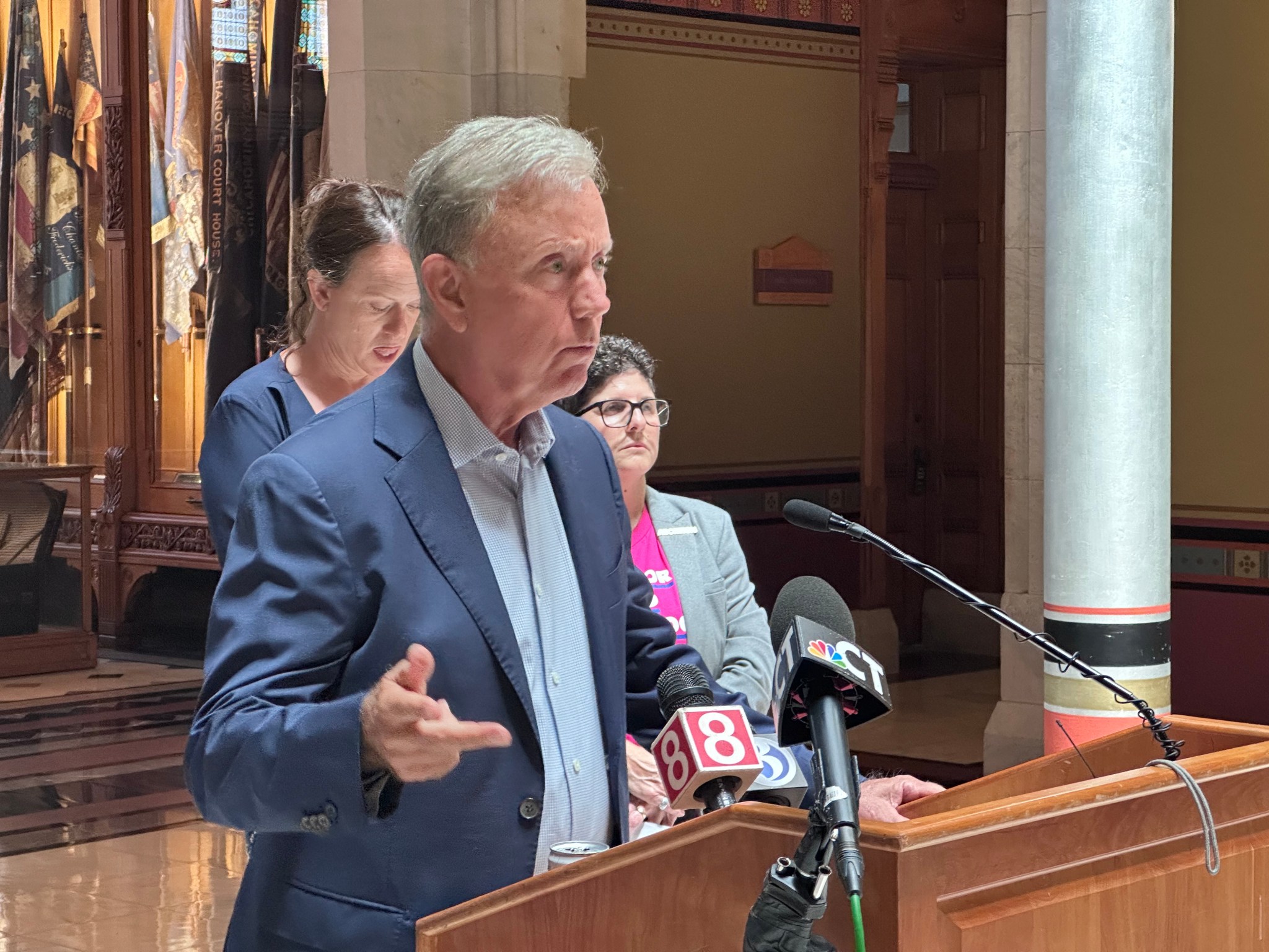 After vetoes on housing and labor, Lamont tries to make amends