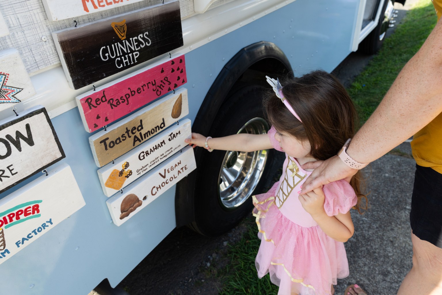 CT has 323 ice cream shops. This family has tried them all.