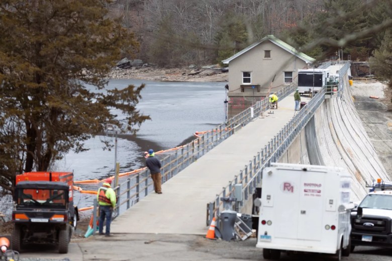 Proposed sale of Aquarion Water sparks debate over rates