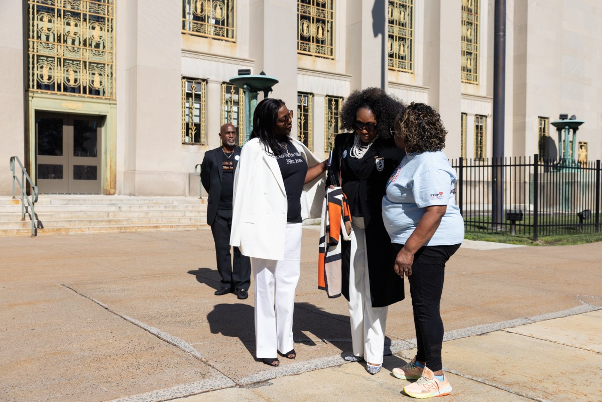 Prison official offers to release part of video of J'Allen Jones' death