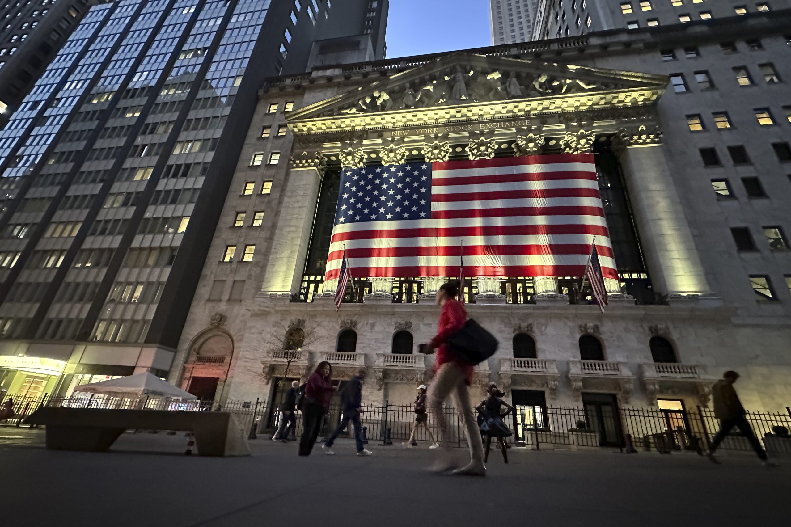 Stock trading by members of Congress could be banned in bipartisan push