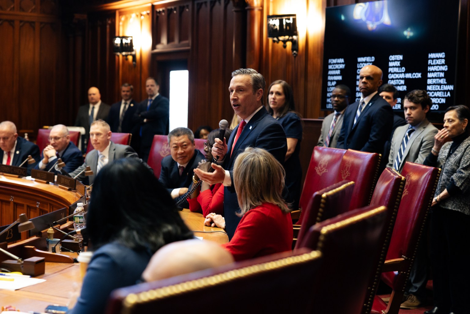 Senate quickly votes to extend Lamont's emergency power