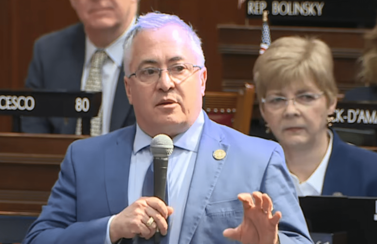 CT House approves contract with new round of state worker raises