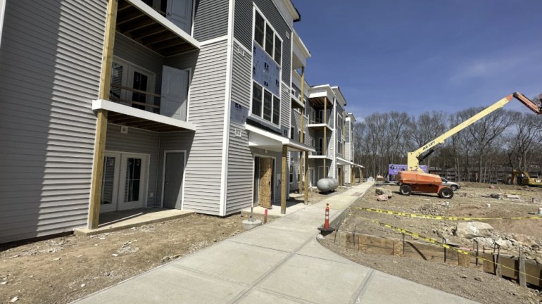 CT delegation backs amended bill to boost housing supply
